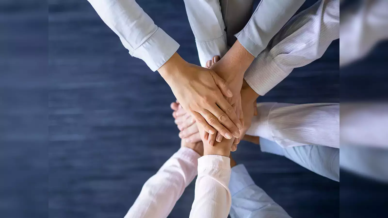 Successful People Who Master Leadership Skills - Parivrai